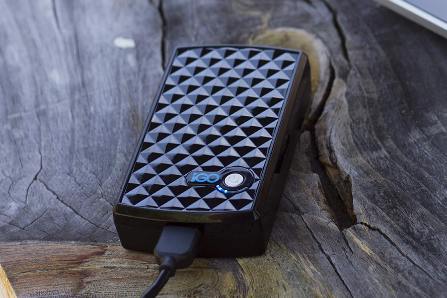 iGo Charge Anywhere - 2v1 nabíjačka s powerbankou + EU/ US adaptér - iPshop